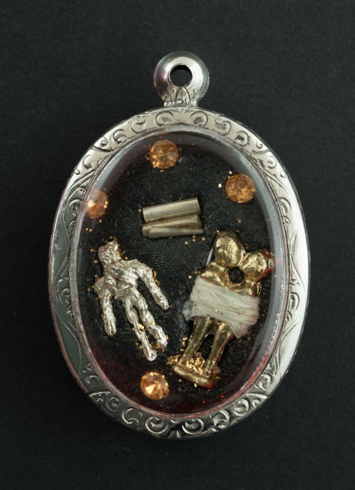 Amulette Thai erotique Inkoo locket Ngang Vaudou Talisman Amour Chance ...
