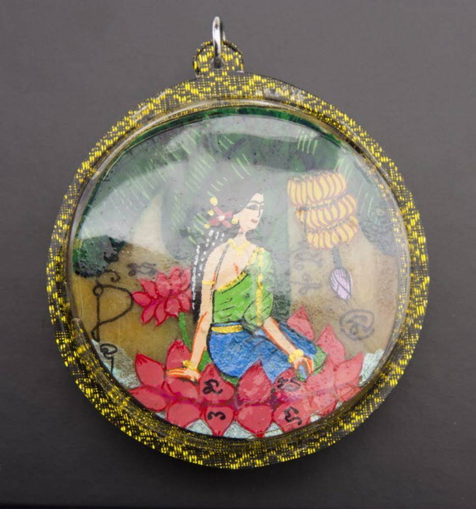 Amulette Thaï Panneng Nang Tanee Banana spirit Richesse Amour Charme ...