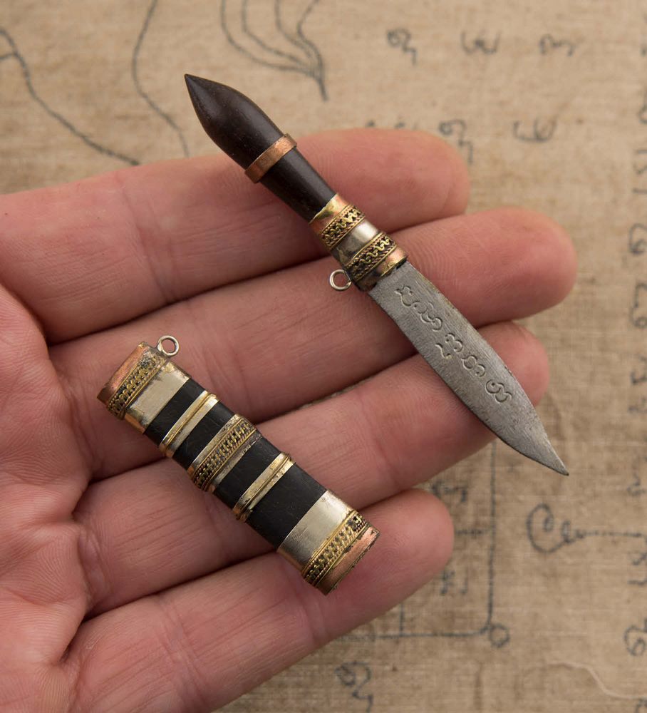 Couteau Talisman Amulette Thaï Mitmor Meed Mor Etui Santé Protection